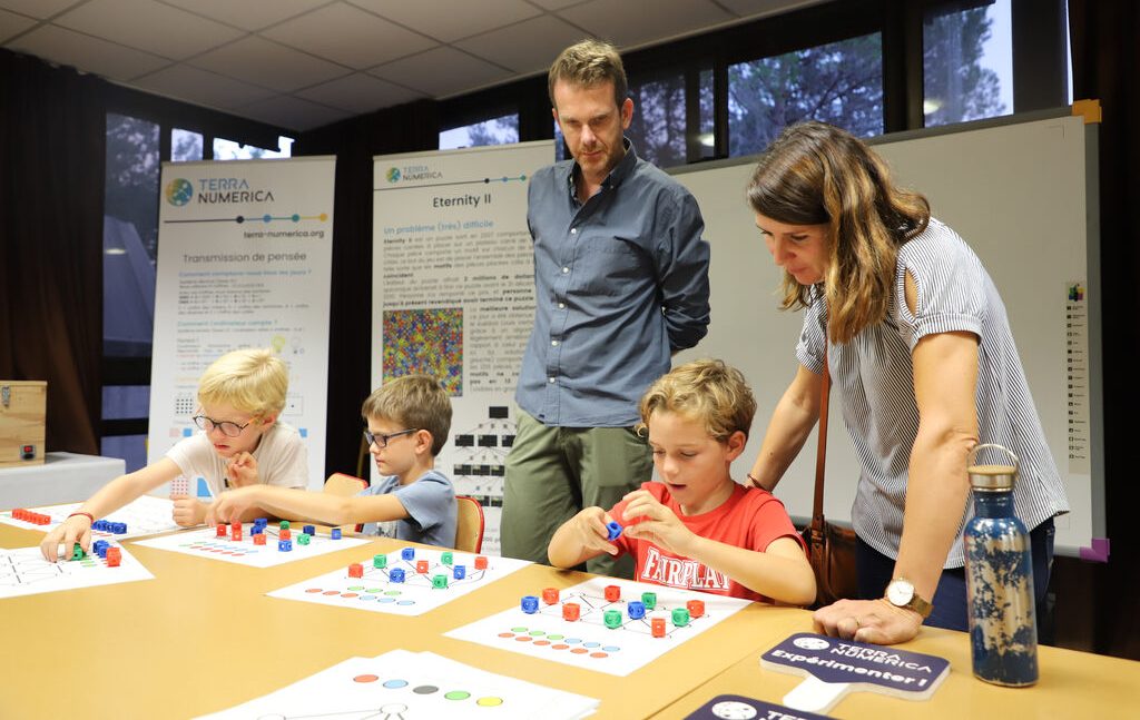 « Maths hors les murs » - Interstices - Interstices